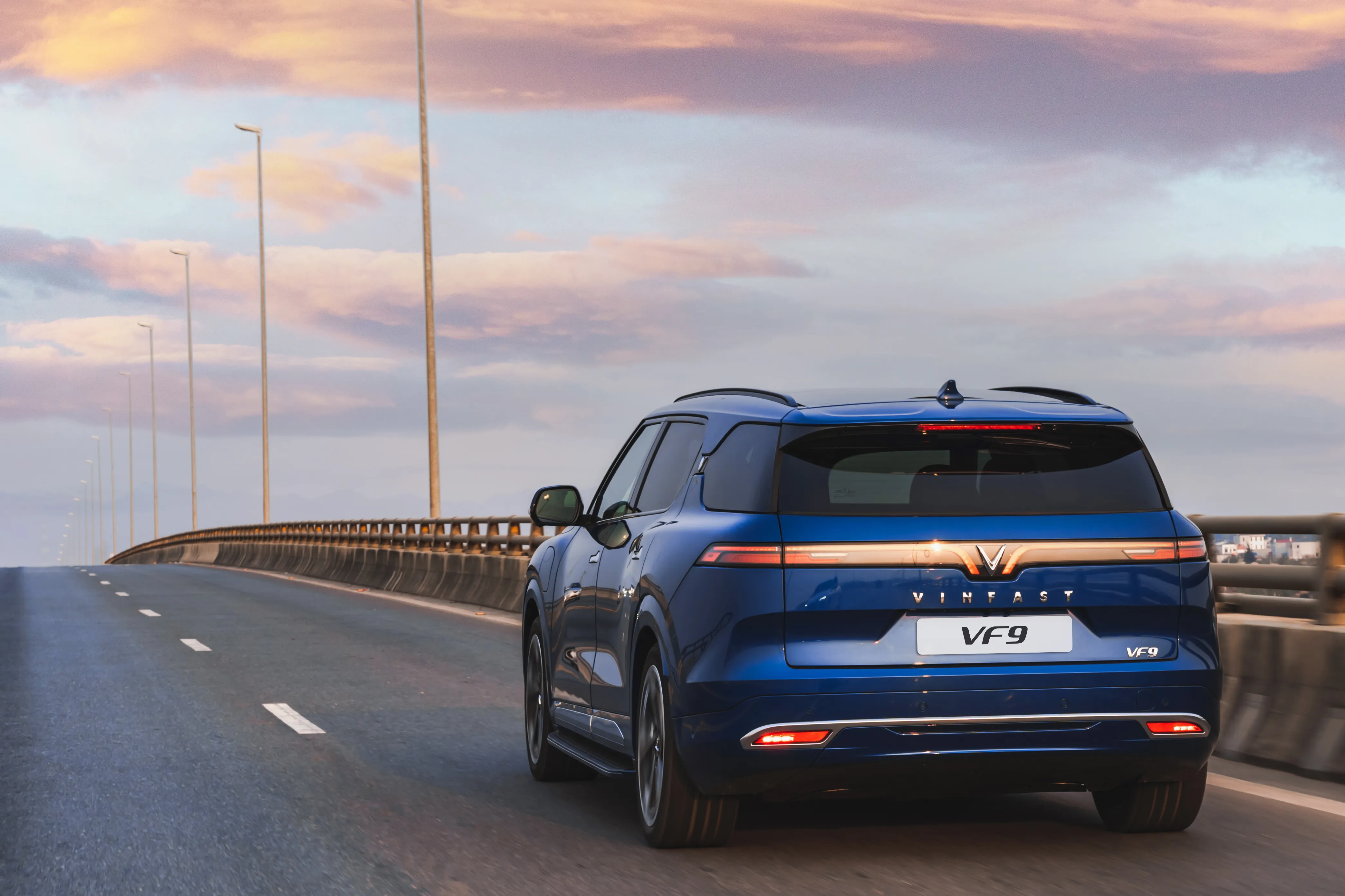 VF 9 | VinFast